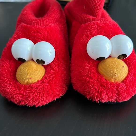 Sesame Street | Shoes | Sesame Street Elmo Slippers Size Large 9 Little ...